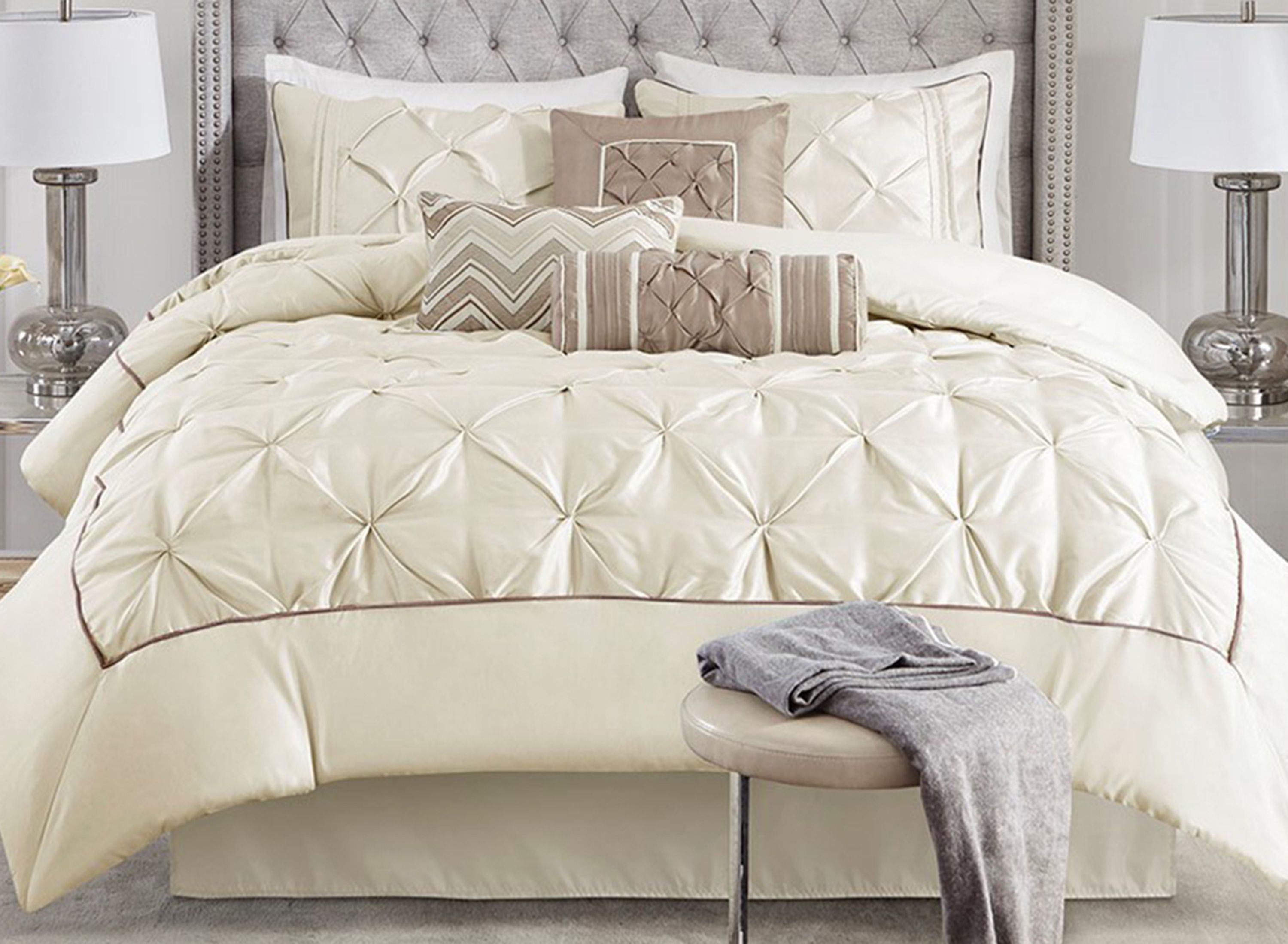 Laurel Queen 7 Pc. Comforter Set | Raymour & Flanigan