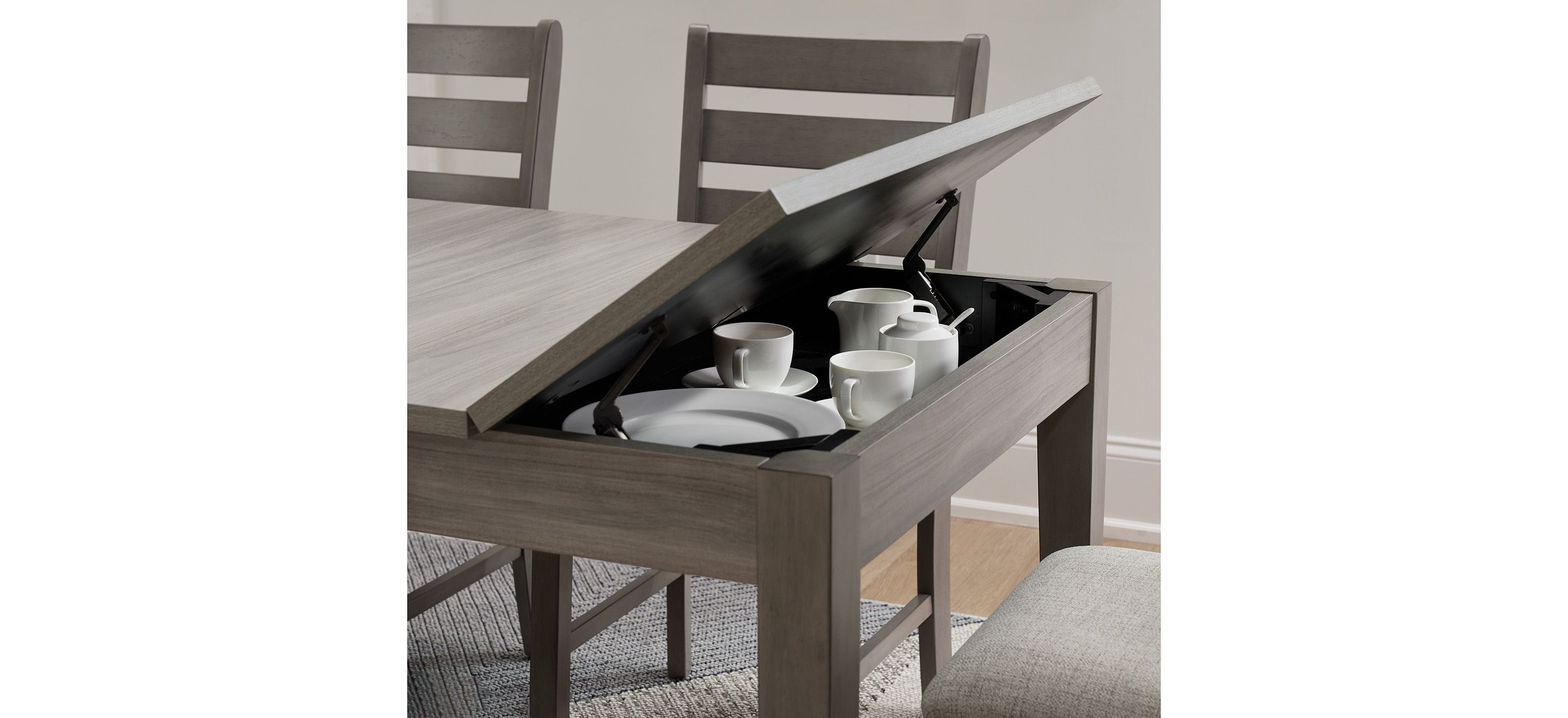 Taryn Dining Table | Raymour & Flanigan