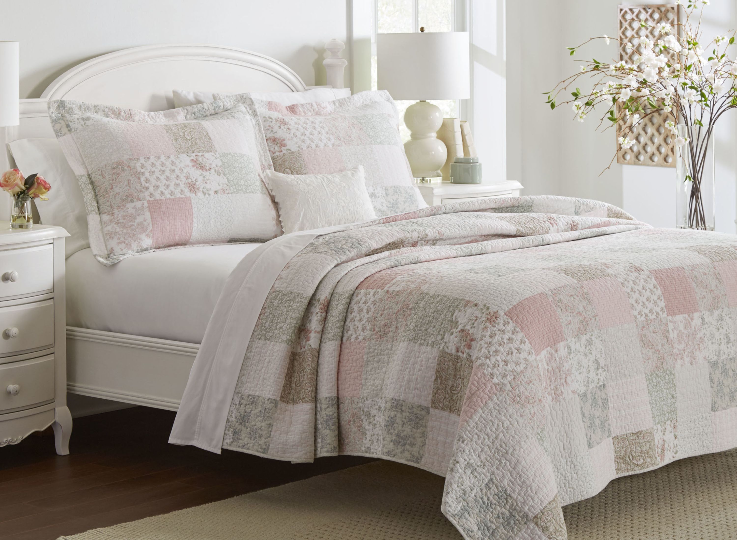 Celina Patchwork-3 Piece Quilt Set-Cotton-Full/Queen | Raymour & Flanigan