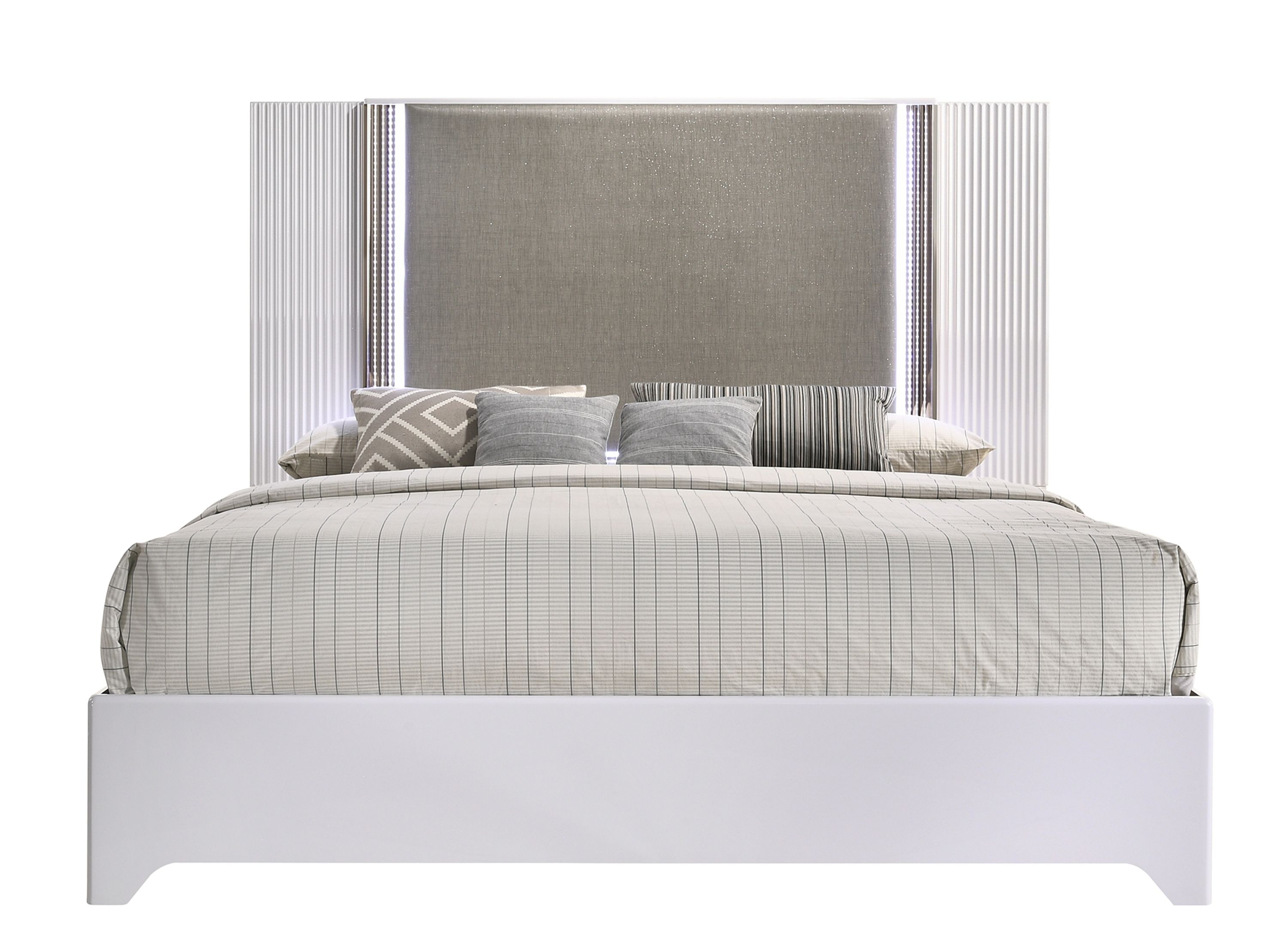 Aspen King Bed | Raymour & Flanigan